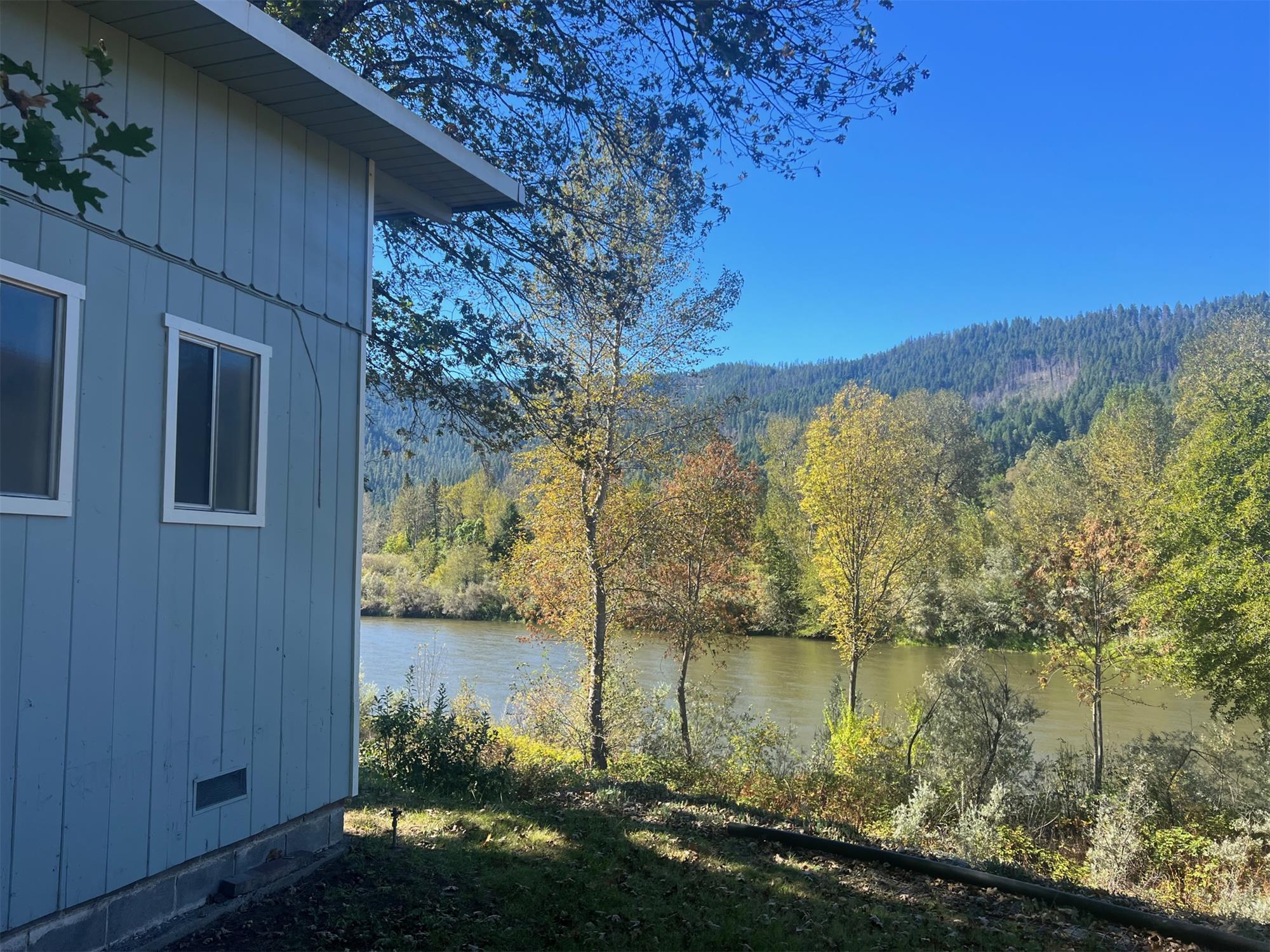 Property pictures of 1343 Curly Jack Road, Happy Camp, CA 96039, USA ...