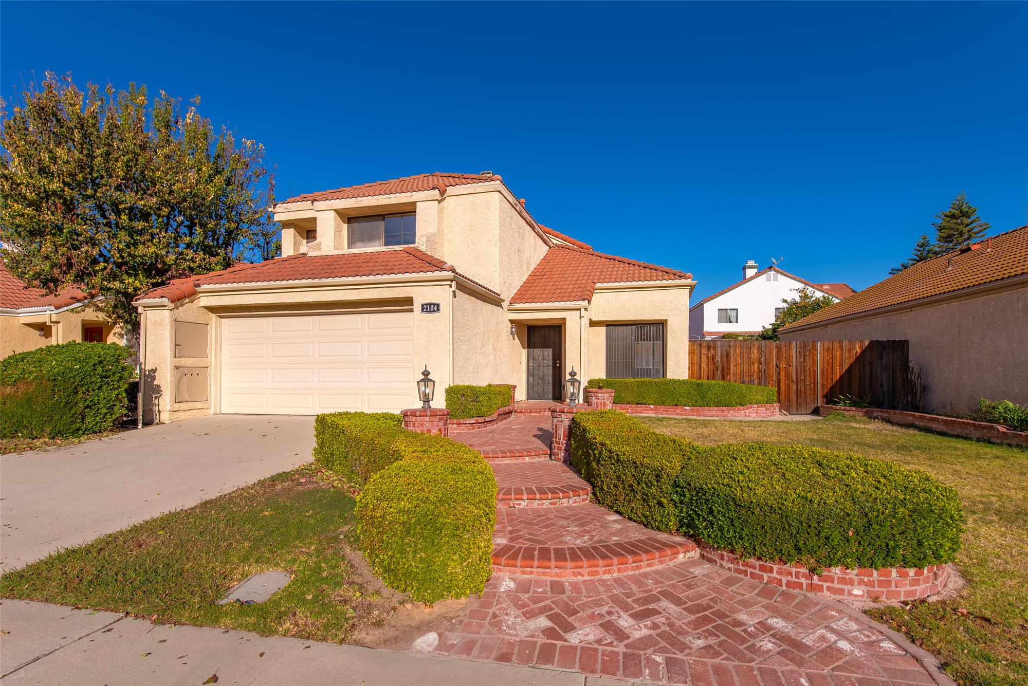 2104 Crosscreek Ave, Simi Valley, CA 93063 | MLS# 225000243 By Alex ...